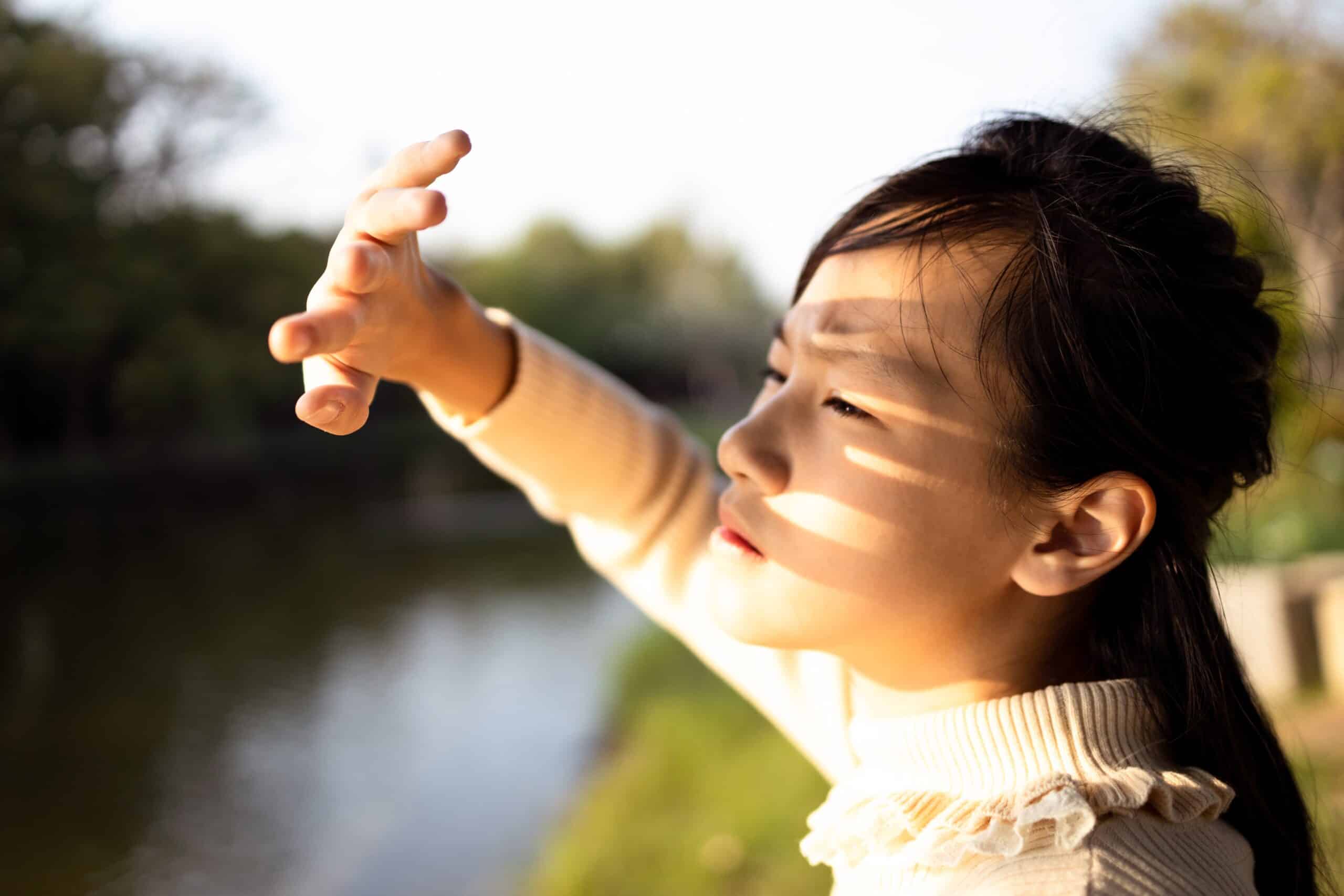 Why Are My Eyes Sensitive to Light? - Laurier Optical | Innes Eye Clinic